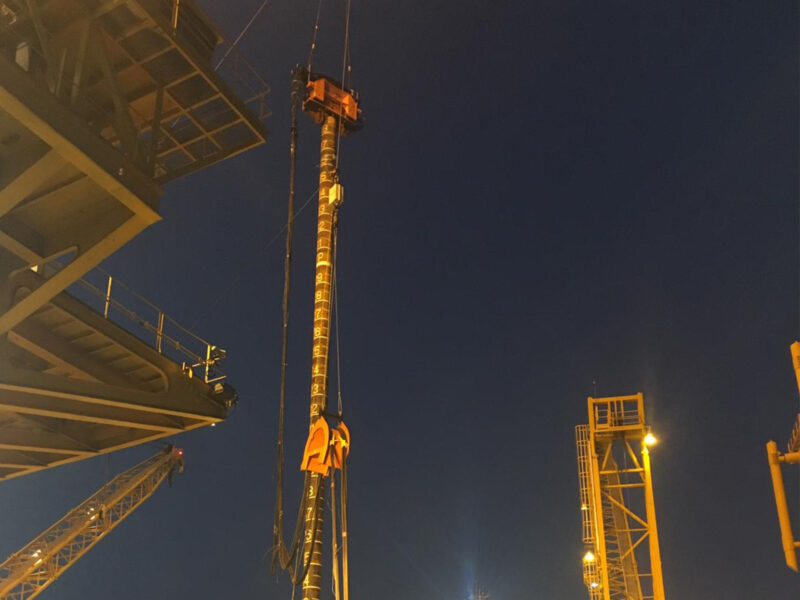 4 through leg pin piles for a wellhead platform - CAPE Holland