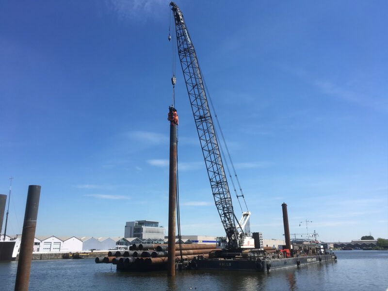 76 jetty piles for house boat mooring places - CAPE Holland