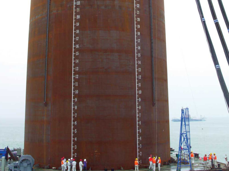 124 monopiles with a diameter of 22 meter - CAPE Holland