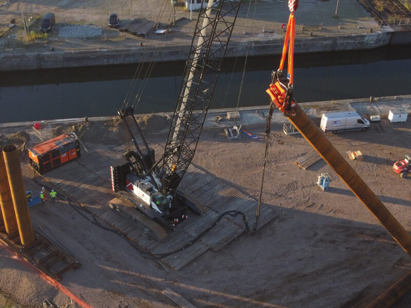 65 combi wall piles - CAPE Holland